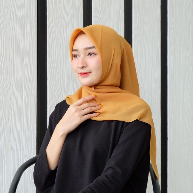 √ 10 Padanan Warna Hitam / #000000 - Padananwarna